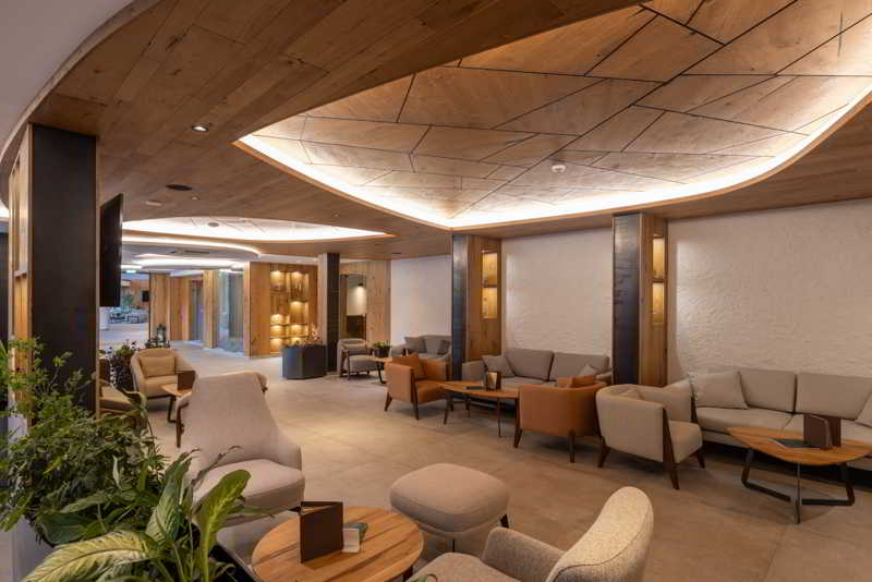 Transforming Hotel Interiors: Elevate Elegance with Innovative Design ...